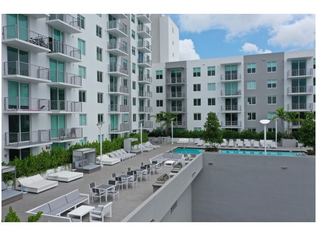 View Photos & Take A Virtual Tour | Brickell West City Rentals