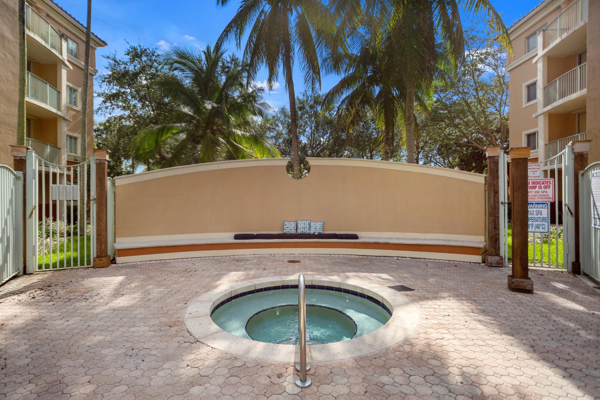 View Photos & Take A Virtual Tour | Sunrise Village Apartments