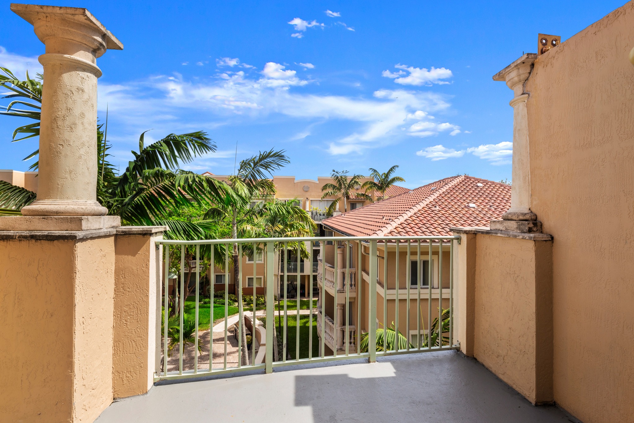 View Photos & Take A Virtual Tour | Sunrise Village Apartments