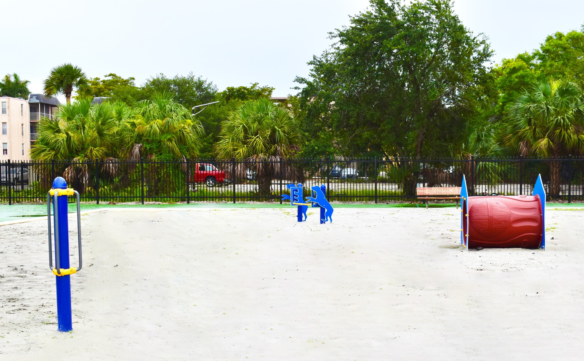 View Photos | 2500 Inverrary Club Apartments