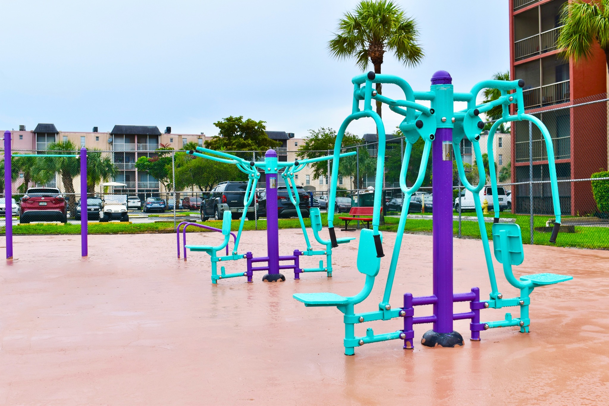 View Photos | 2500 Inverrary Club Apartments