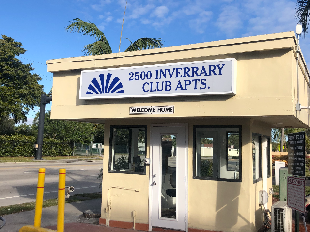 View Our Amenities | 2500 Inverrary Club Apartments