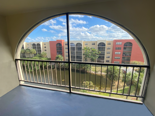 View Our Amenities | 2500 Inverrary Club Apartments