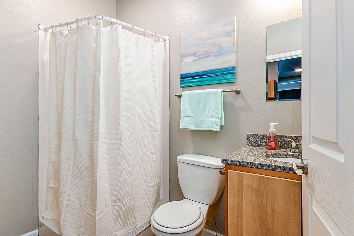 917/931 Moro 3 bed 3 bath XL | 3 Bed Apartment | https://www ...