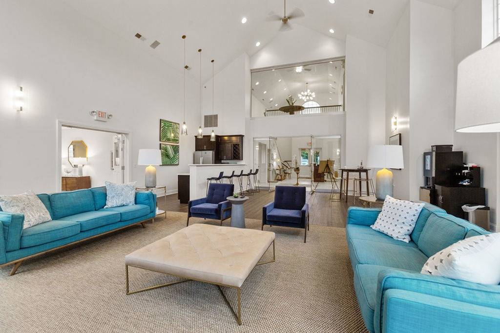 View Our Amenities | Marble Cliff Commons