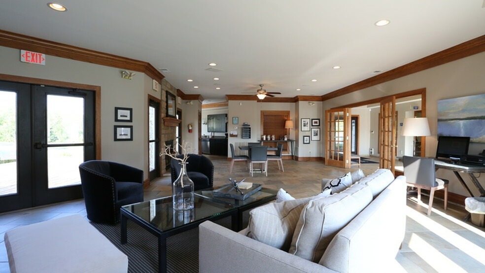 View Photos & Take A Virtual Tour | Newbridge Commons