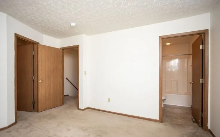 View Photos & Take A Virtual Tour | Newbridge Commons