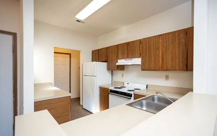 View Photos & Take A Virtual Tour | Newbridge Commons