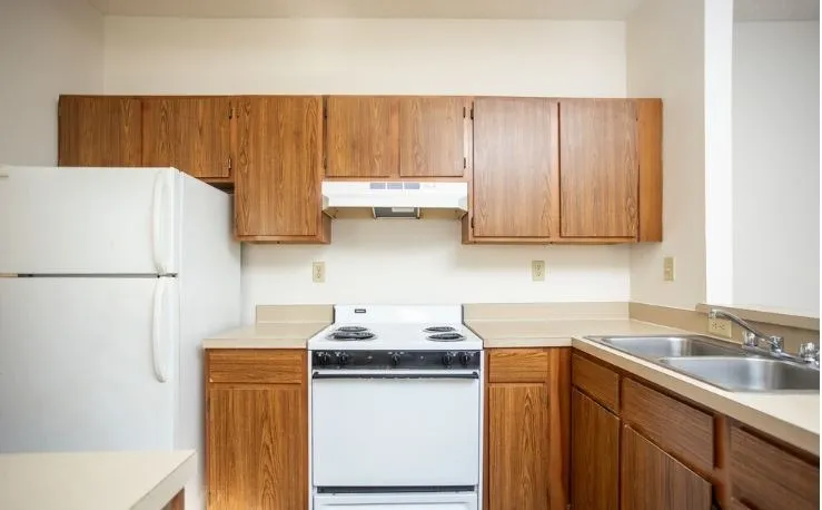 View Photos & Take A Virtual Tour | Newbridge Commons