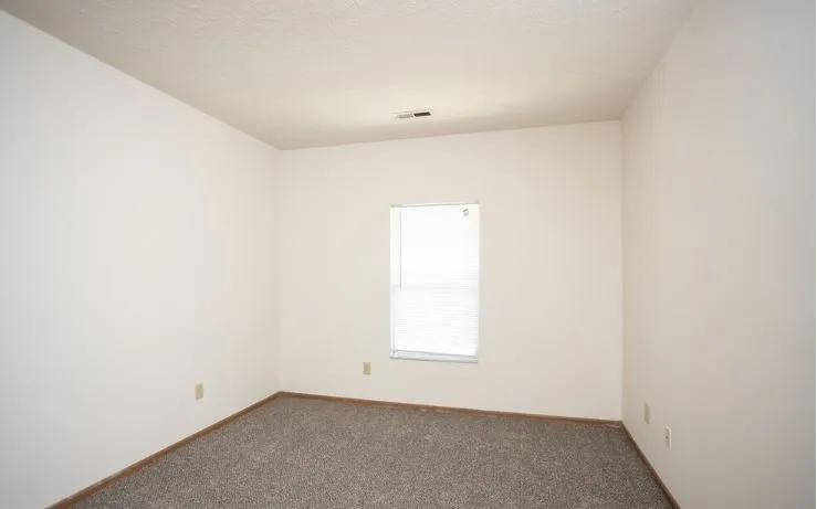 View Photos & Take A Virtual Tour | Newbridge Commons