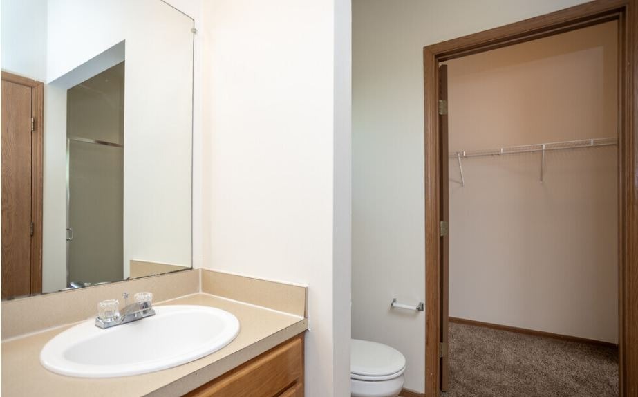 View Photos & Take A Virtual Tour | Newbridge Commons