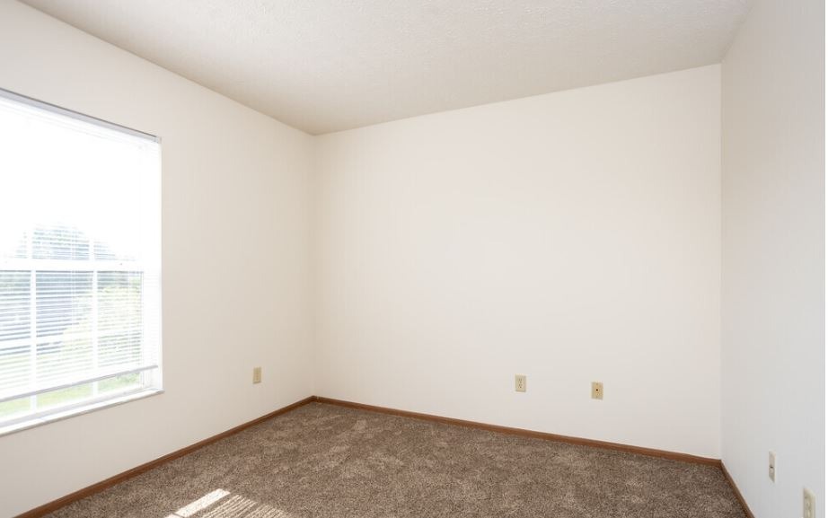 View Photos & Take A Virtual Tour | Newbridge Commons