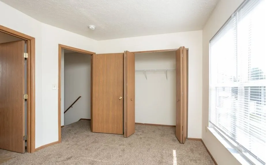 View Photos & Take A Virtual Tour | Newbridge Commons