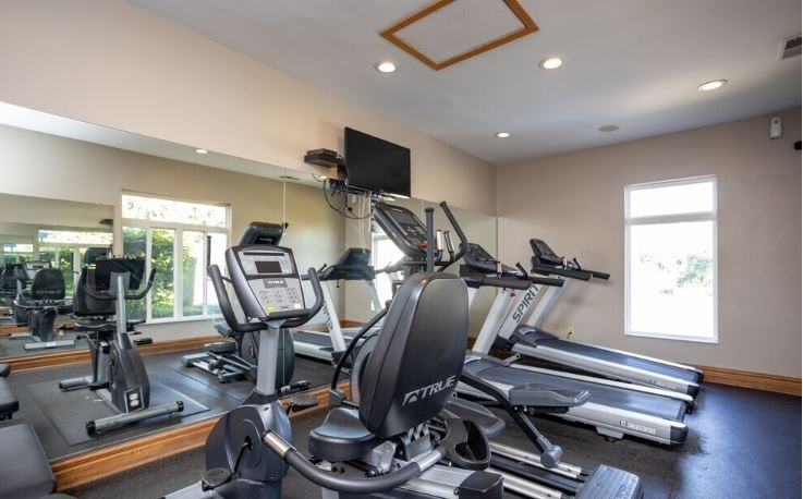 View Photos & Take A Virtual Tour | Newbridge Commons