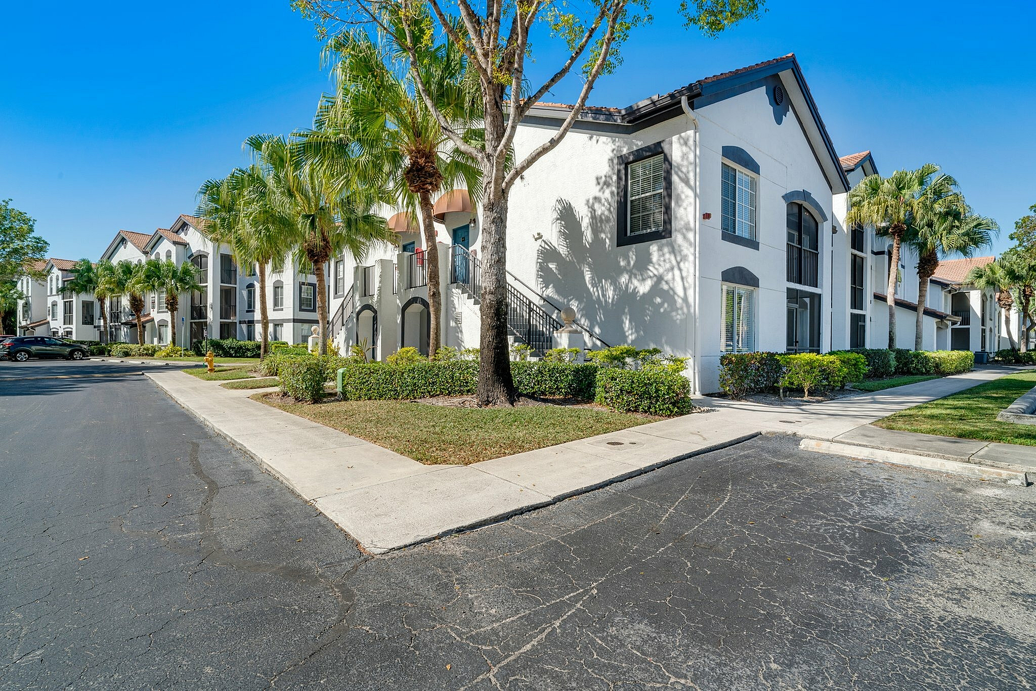 View Photos of Apartments For Rent in Naples, FL | Aventine