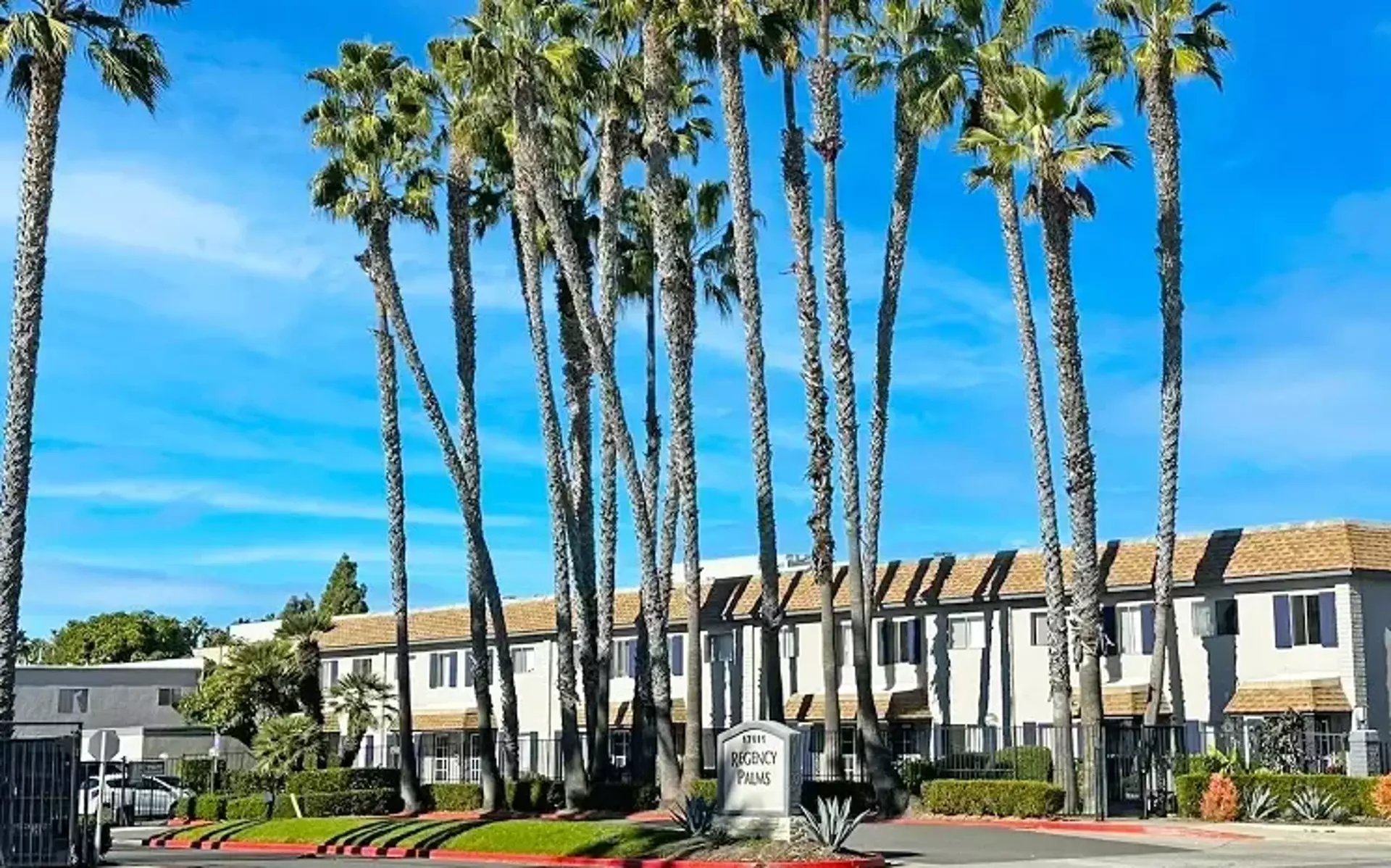Regency Palms | Apartments In Huntington Beach, CA