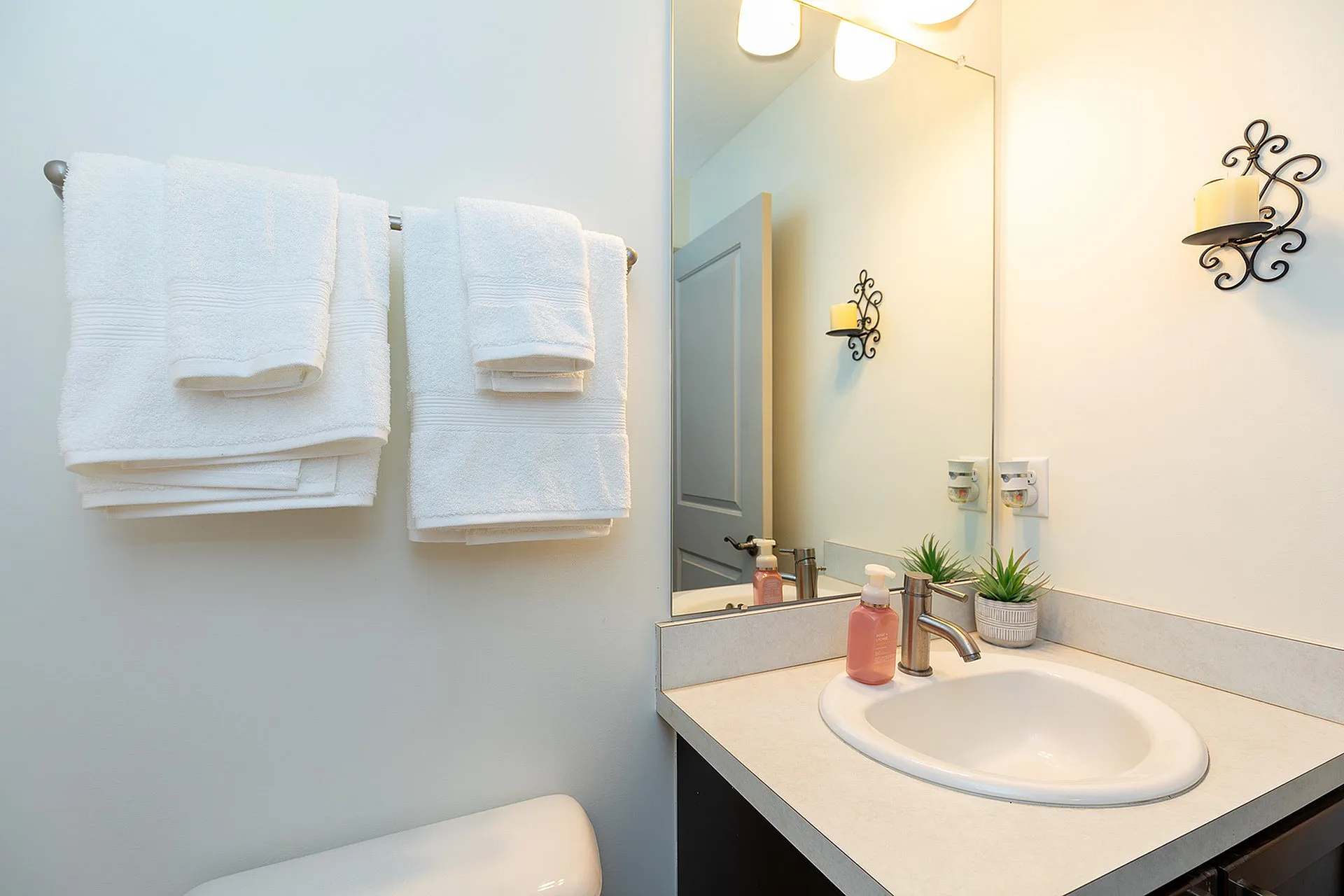 View Photos | The Barrett | Find your home within the Columbus community!