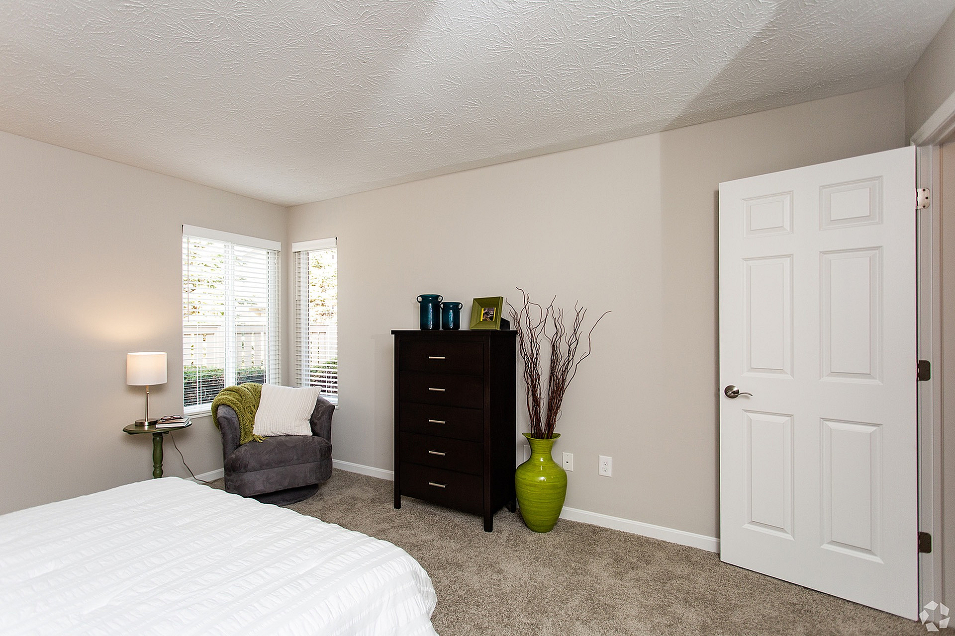 View Photos | Sawmill Commons | Find your home within the Dublin community!