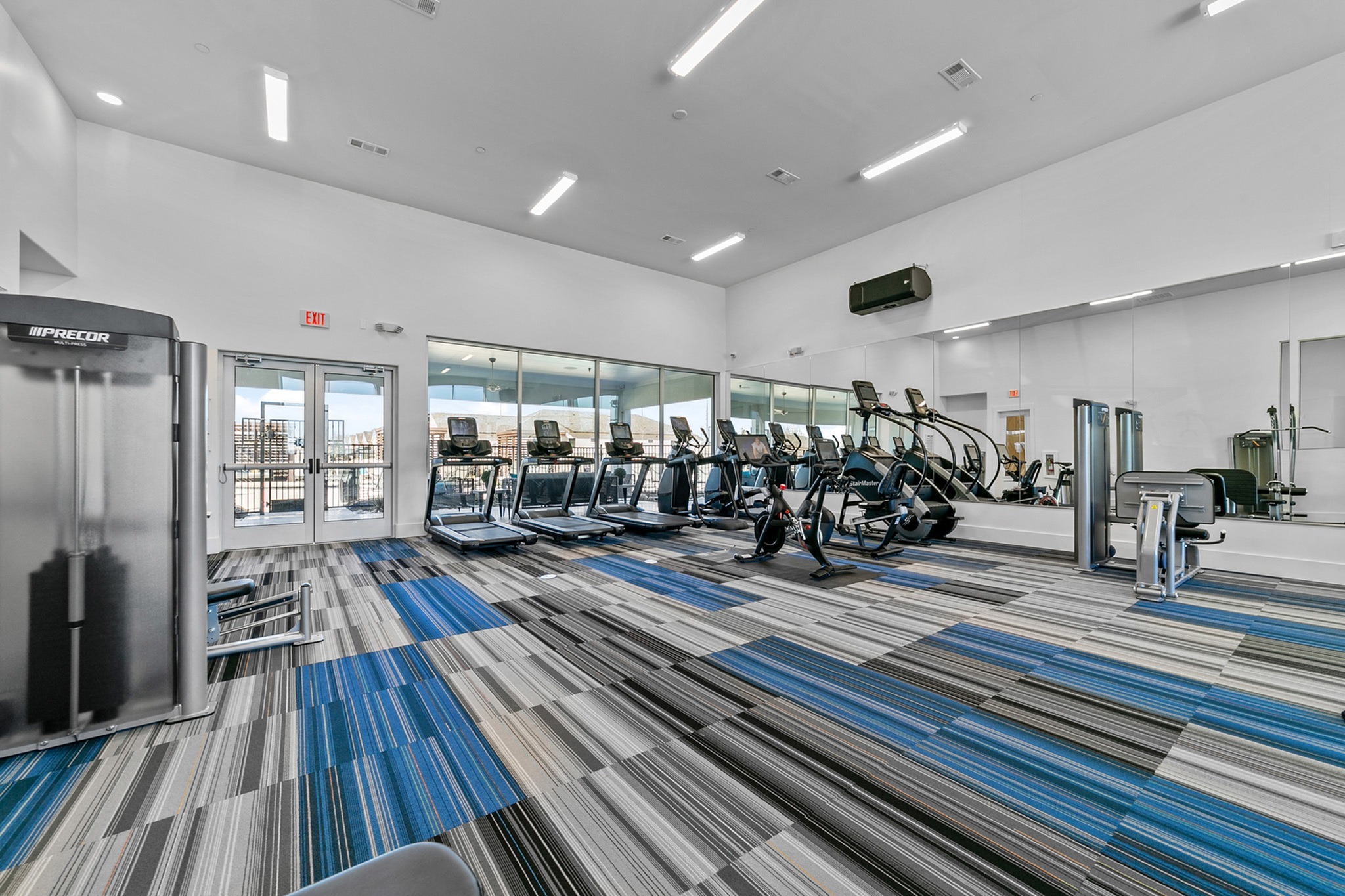 Photos & Tours | The Mansions Eight65 | Round Rock, TX Apartments