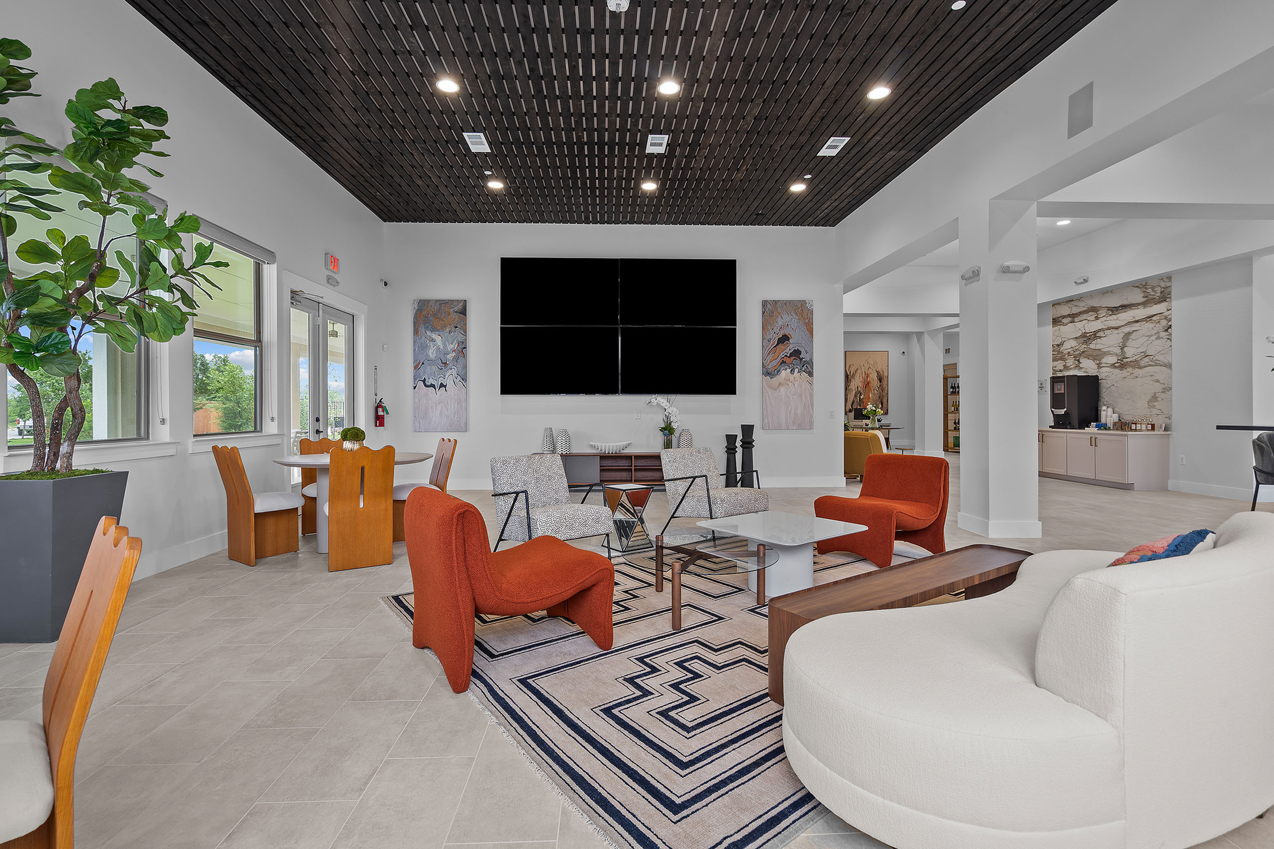 Photos & Tour | The Mansions of Denton | Apartments Denton, TX