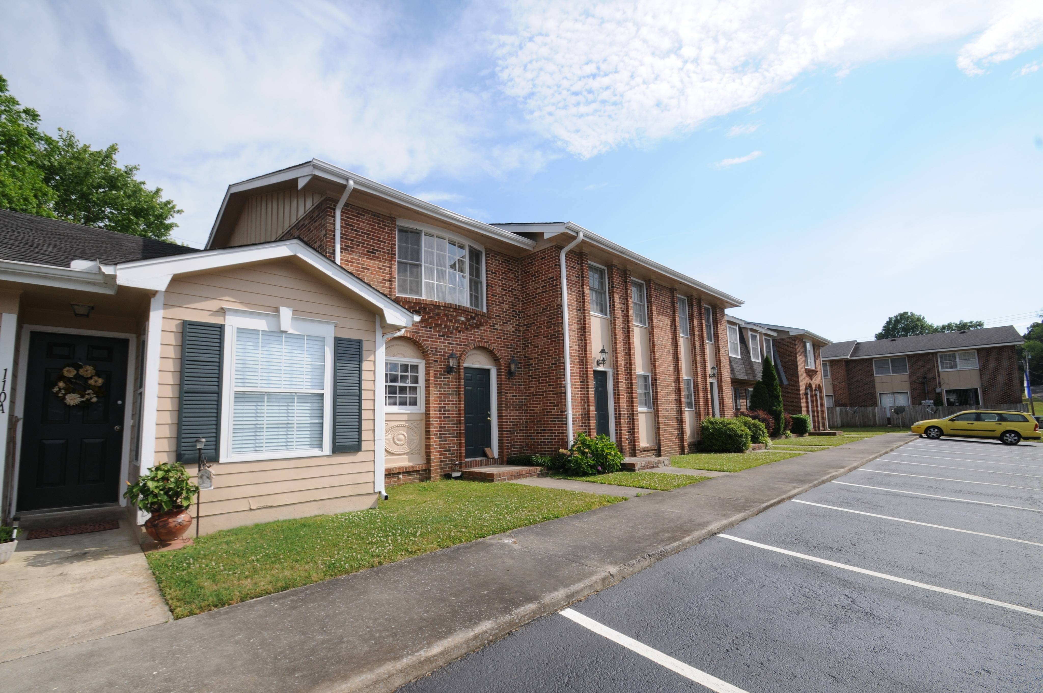 View Photos | Kensington Station