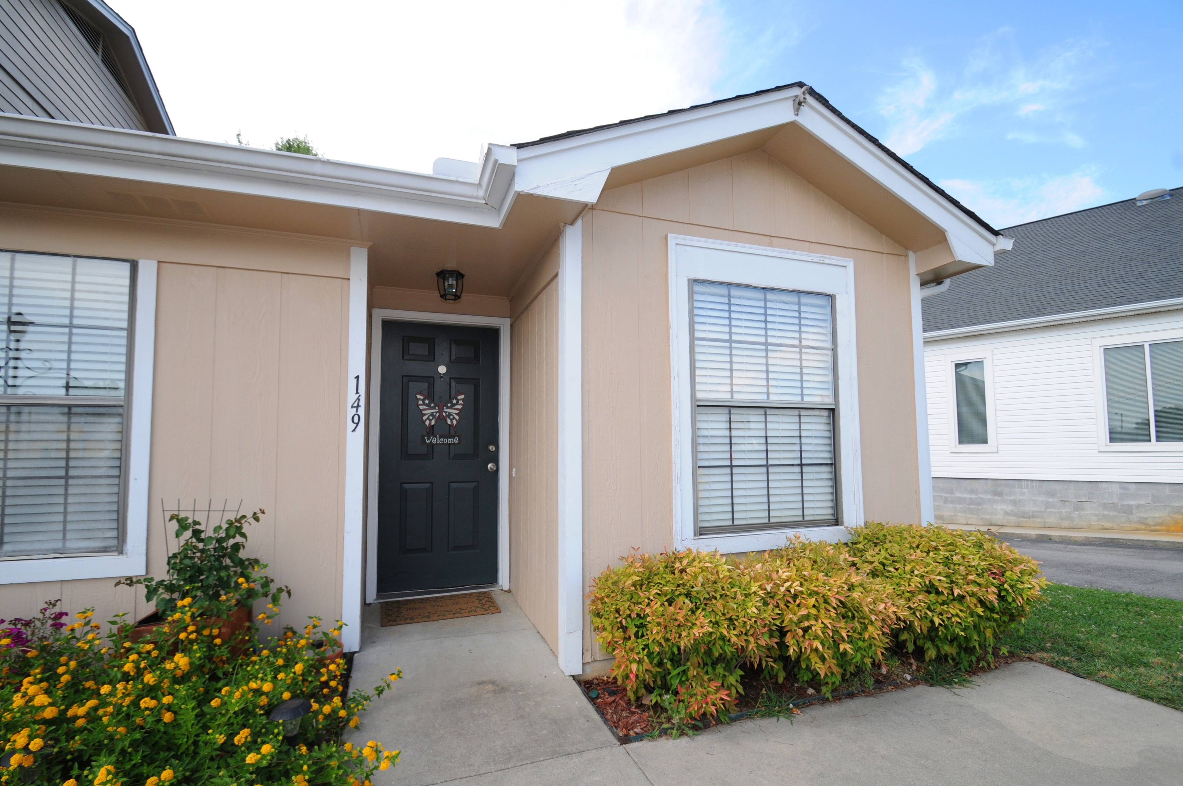 View Photos | Kensington Station