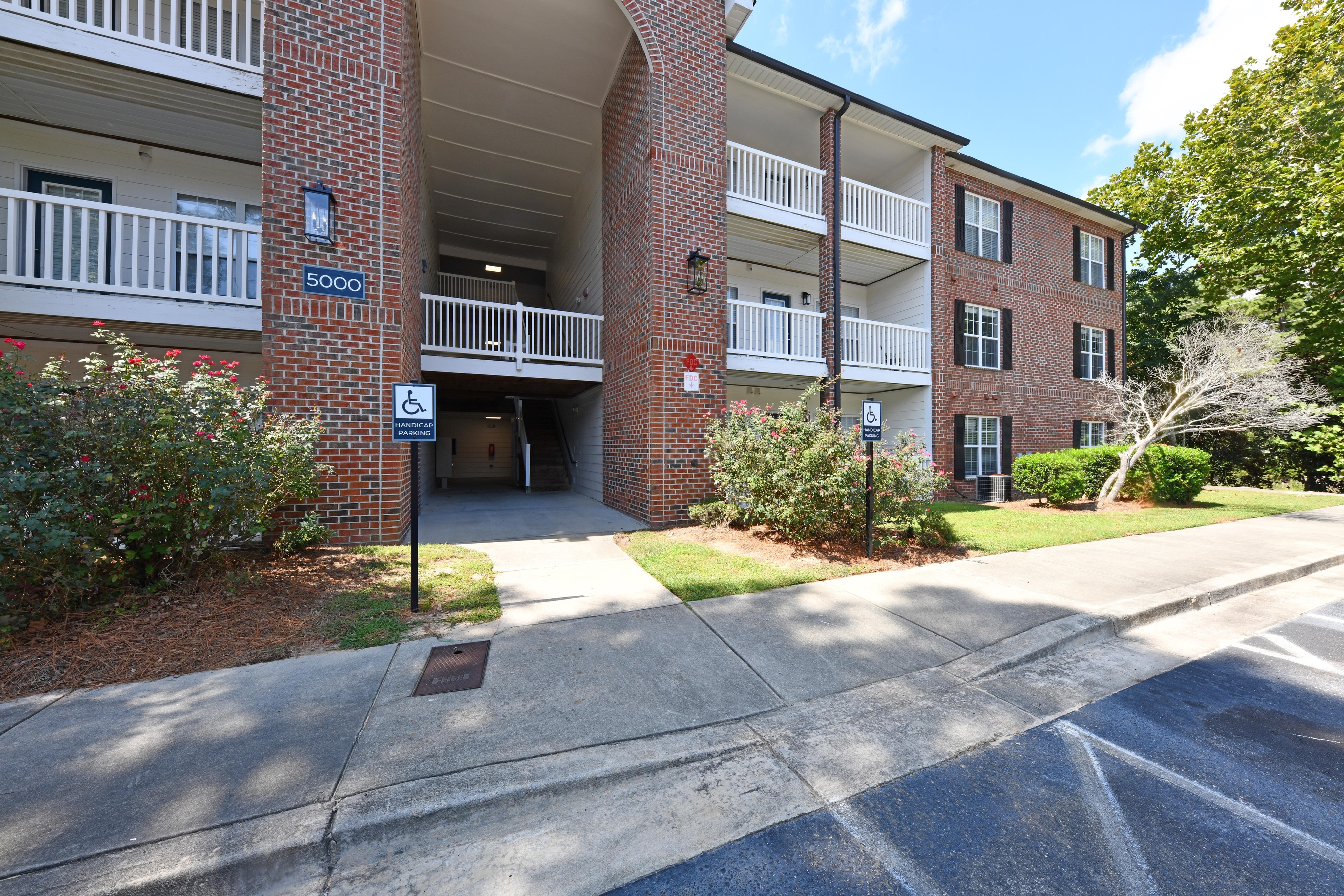 View Photos & Take A Virtual Tour | The Ashton