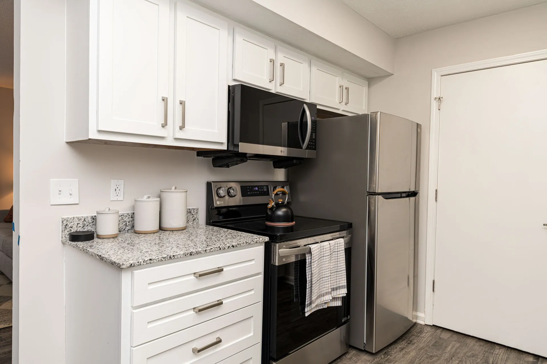 View Photos & Take A Virtual Tour | The Wesley Apartment Homes
