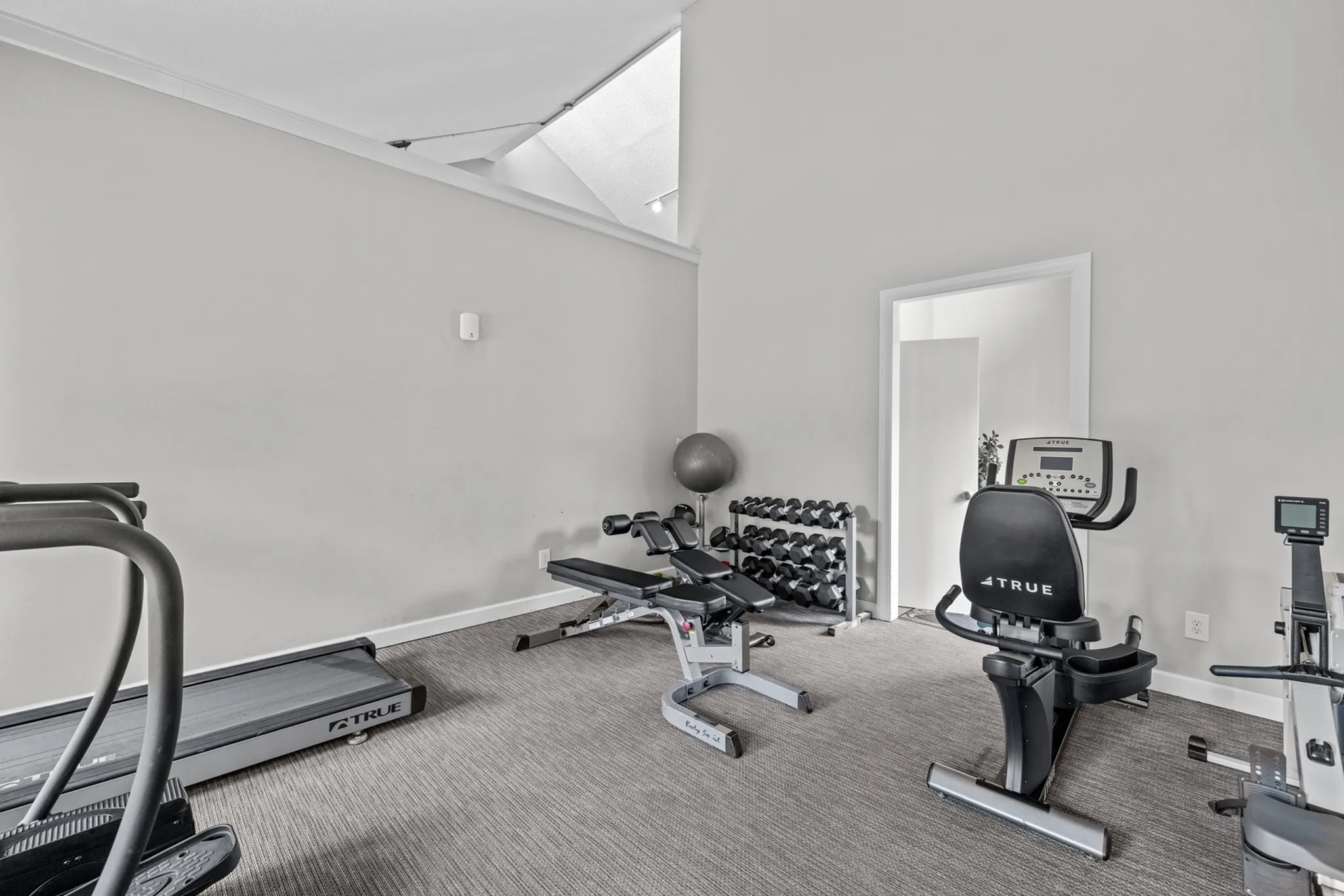 Photos of Pebble Point Apartments for Rent in Manchester, MO