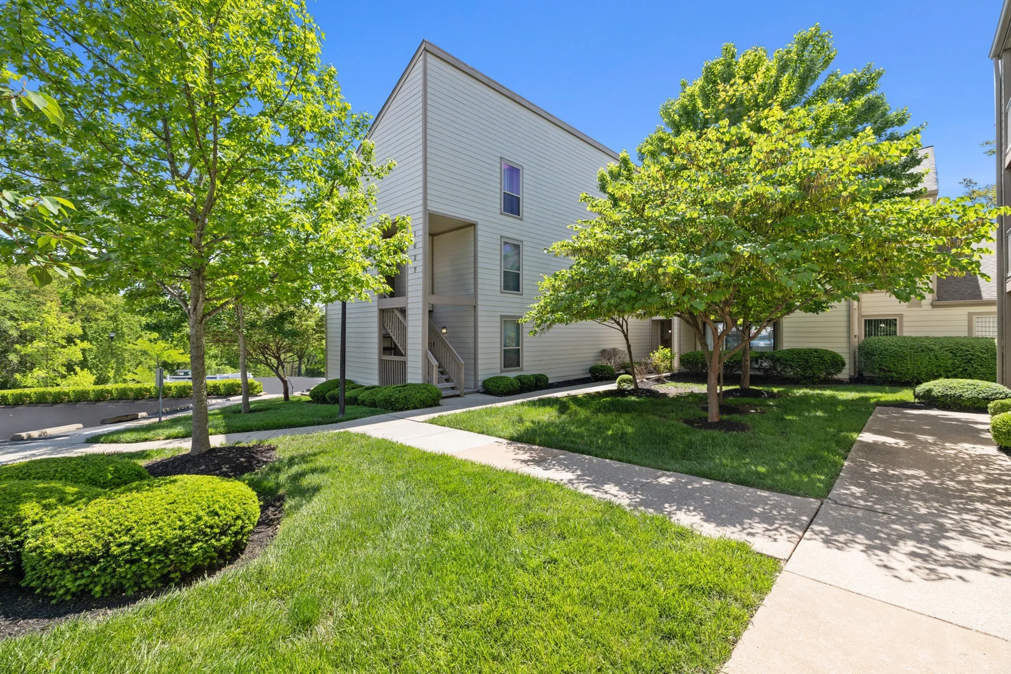 Photos of Pebble Point Apartments for Rent in Manchester, MO