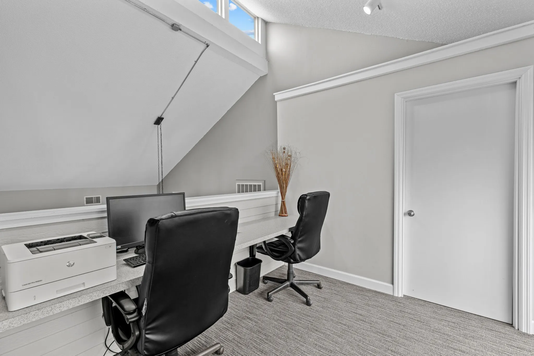 Photos of Pebble Point Apartments for Rent in Manchester, MO