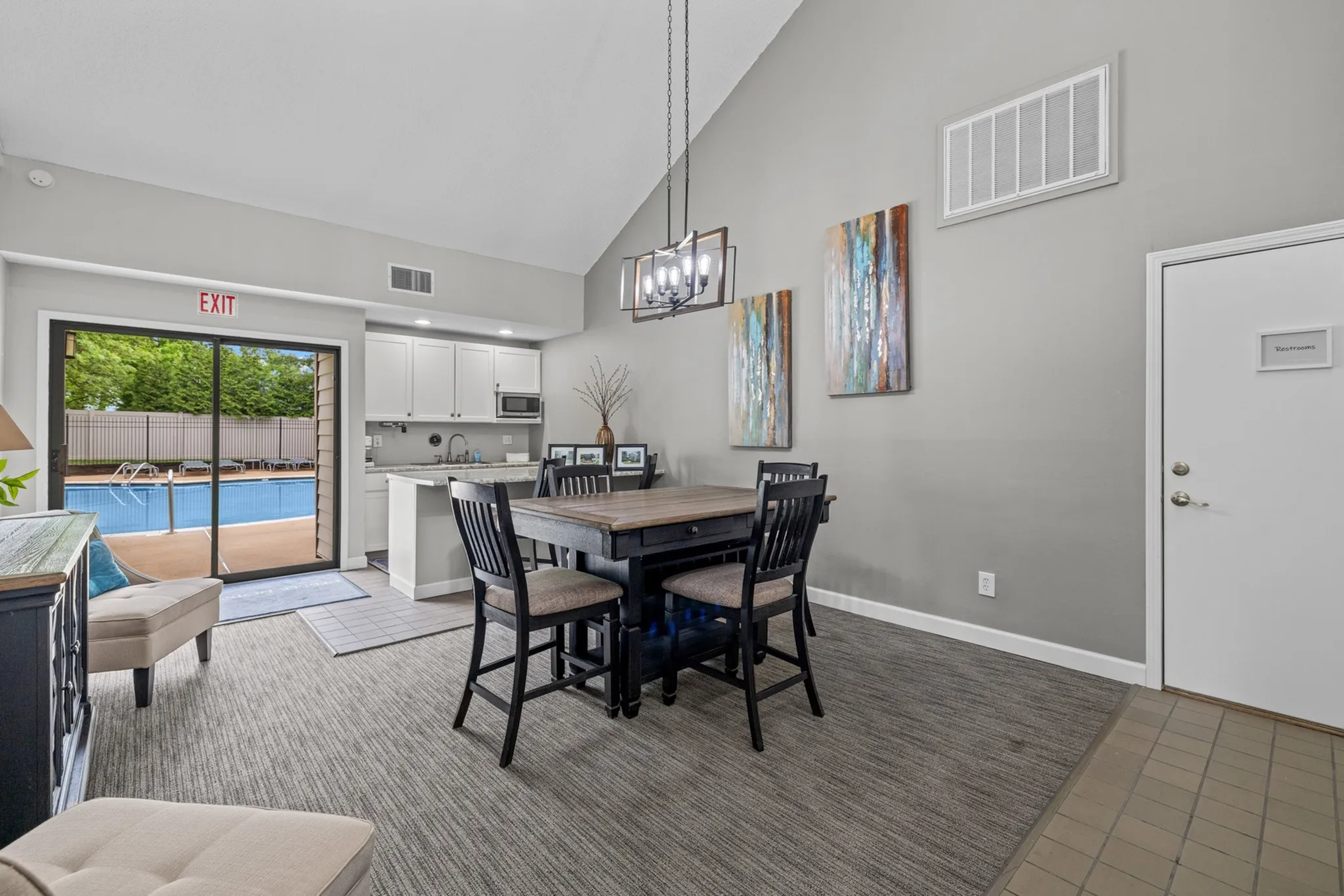 Photos of Pebble Point Apartments for Rent in Manchester, MO