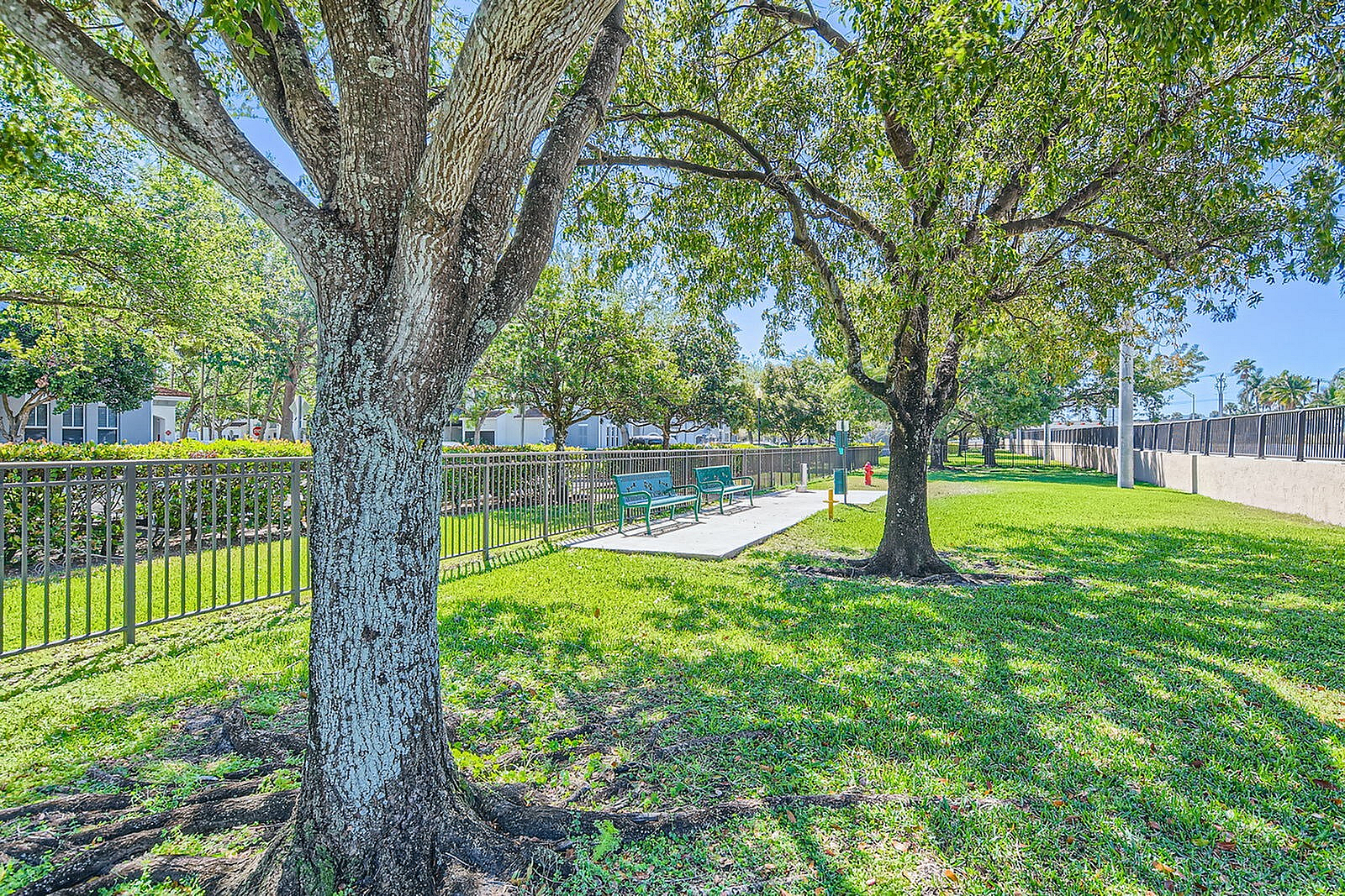 Photos & Tours: Upscale Midtown Plantation Apartment Living