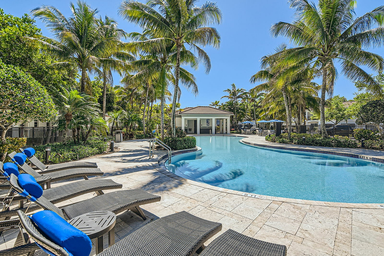 Photos & Tours: Upscale Midtown Plantation Apartment Living