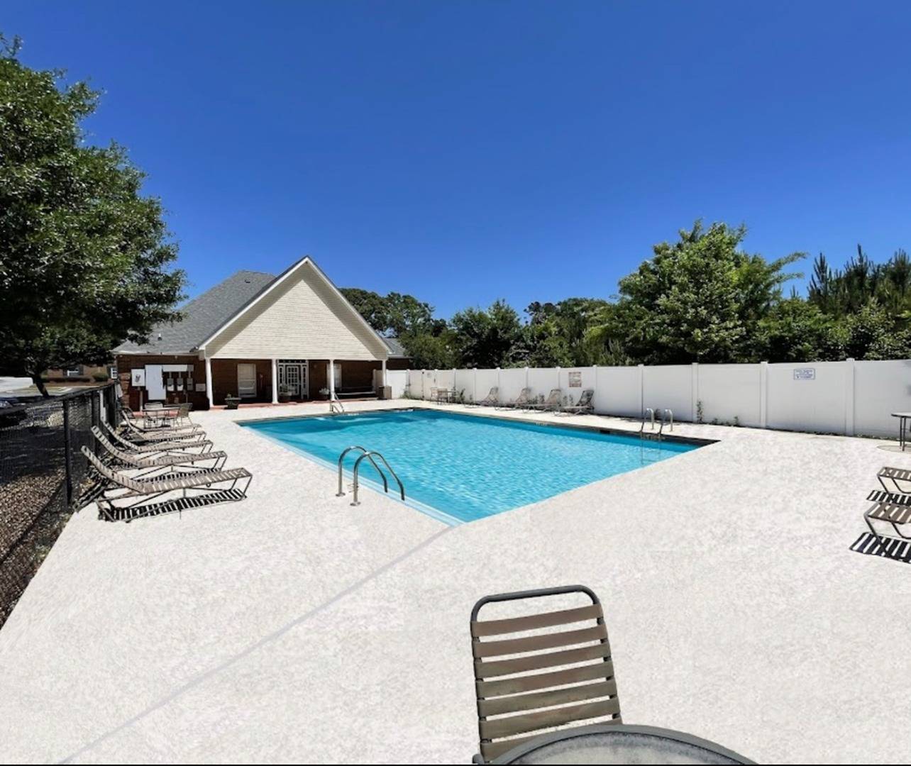 View Photos | High Grove Apartments