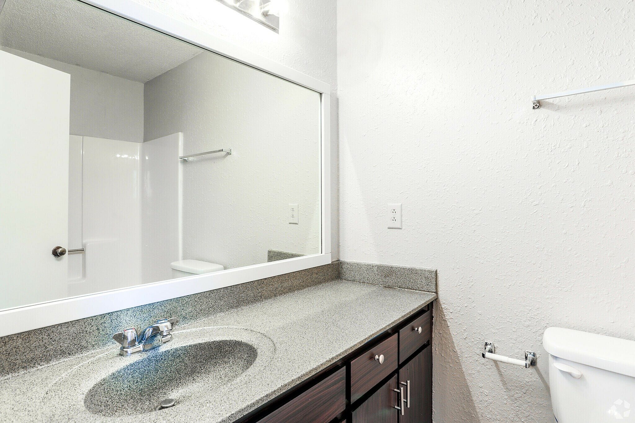View Photos | Shadowood Apartments
