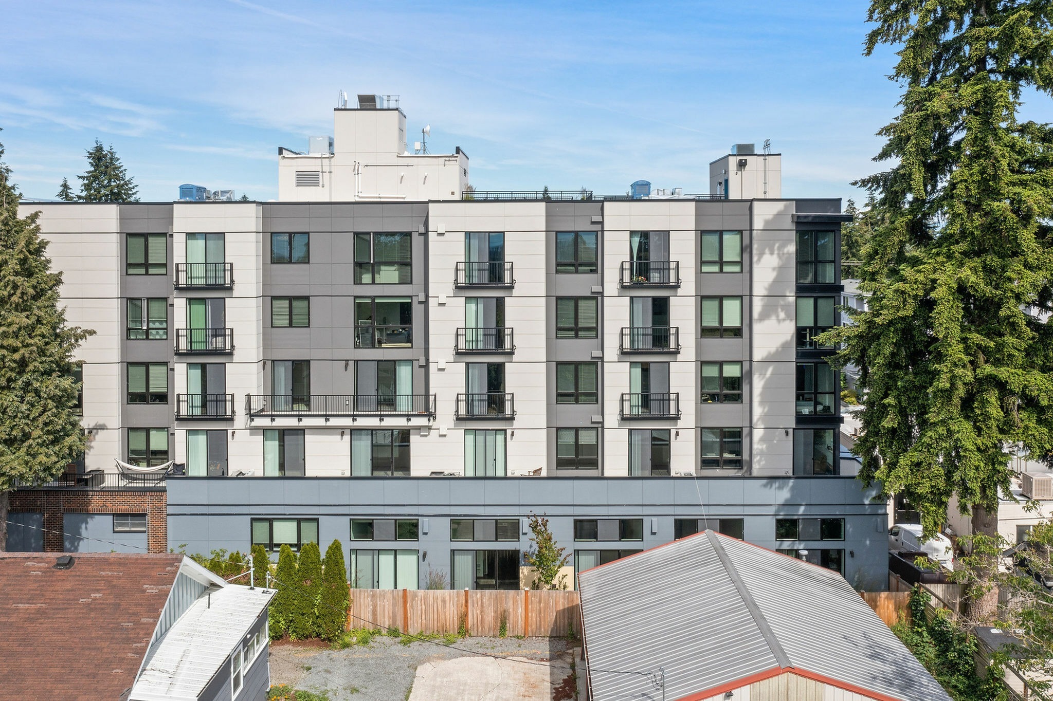 View Photos | Maple Leaf Apartments