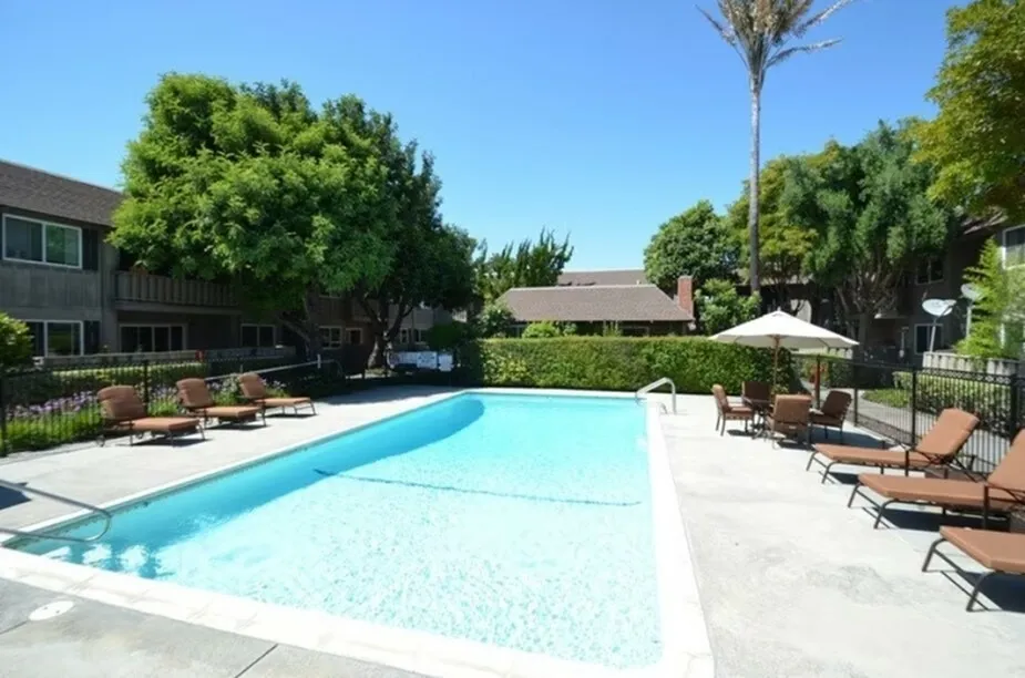 View Photos | Barkley Square