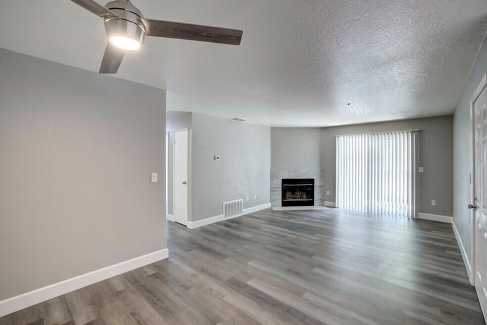 View Photos & Take A Virtual Tour | The Brookside Apartments
