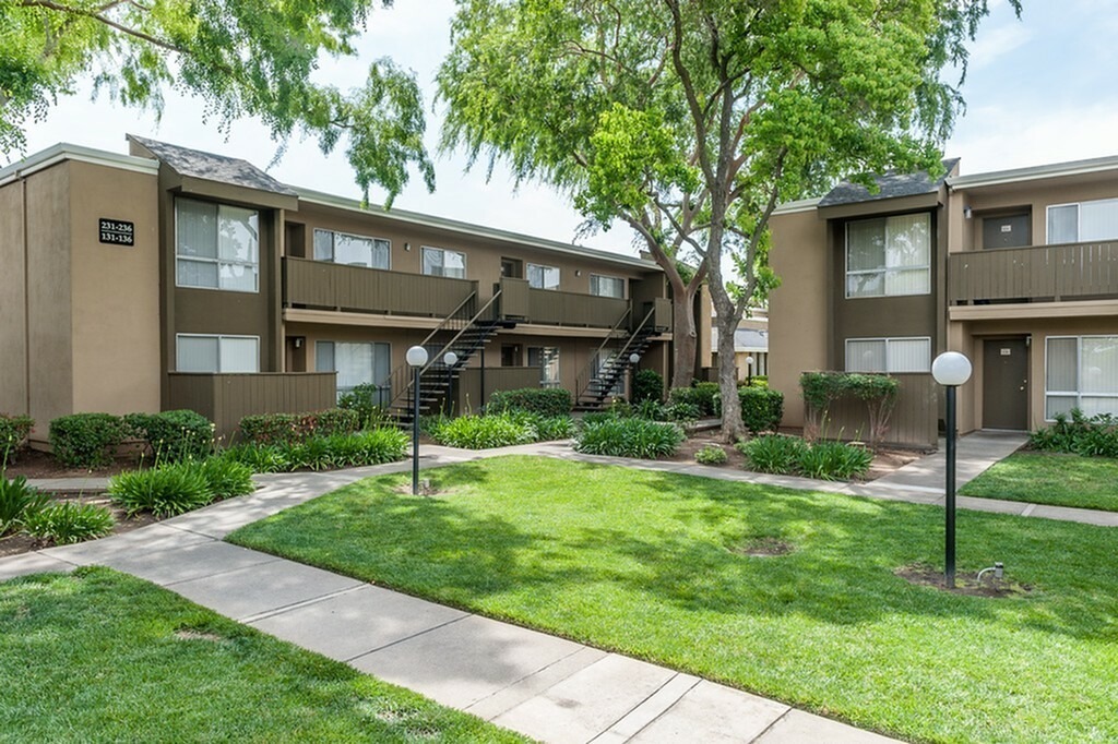 View Photos | The Pointe On Bell