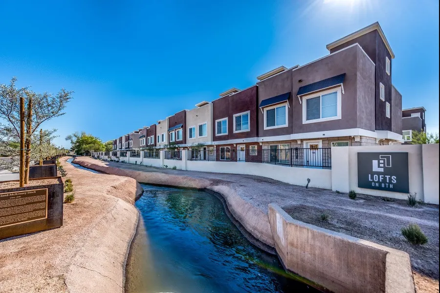 Live at Lofts on 8th