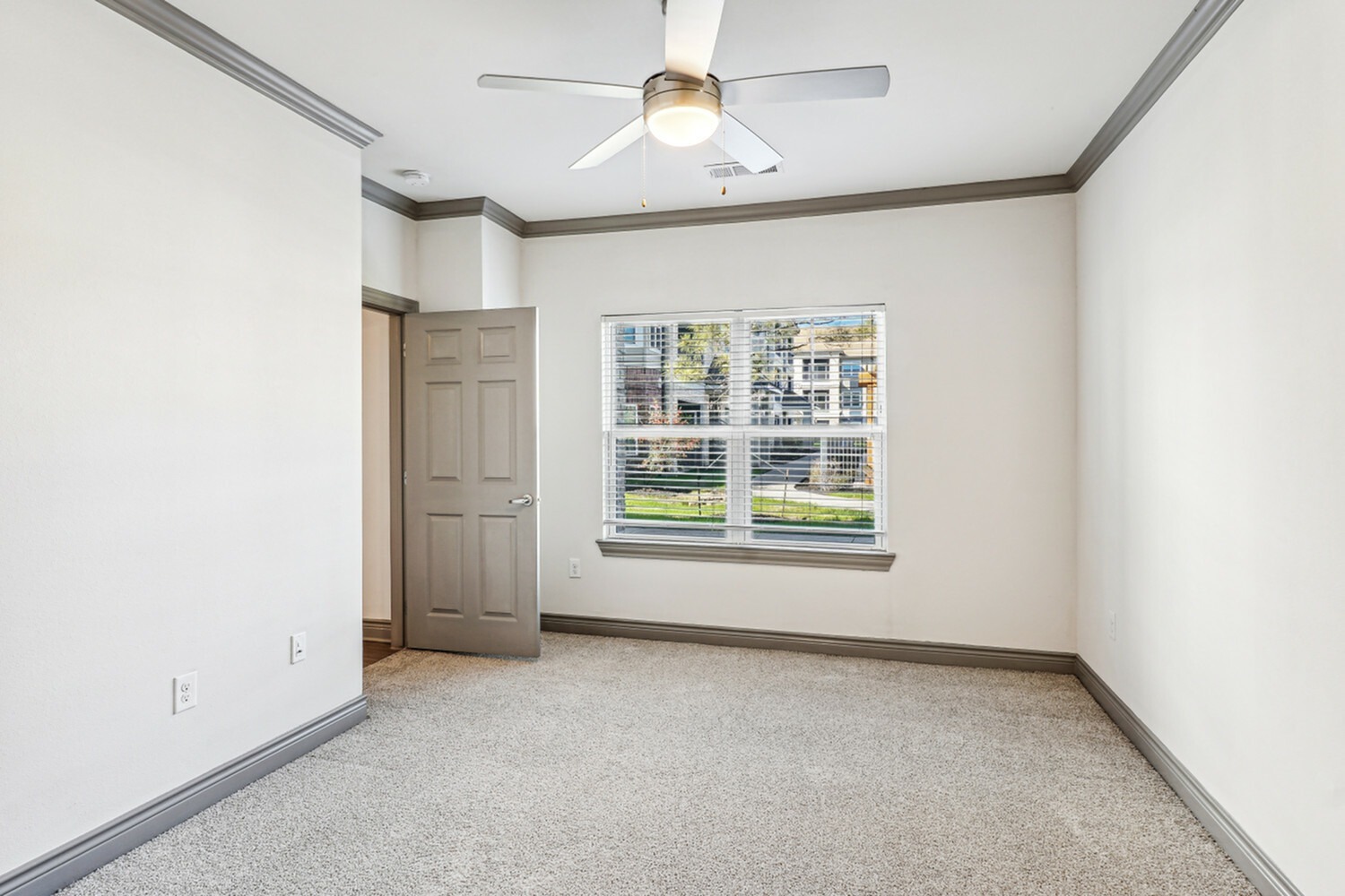 View Photos | 99 at South Winds