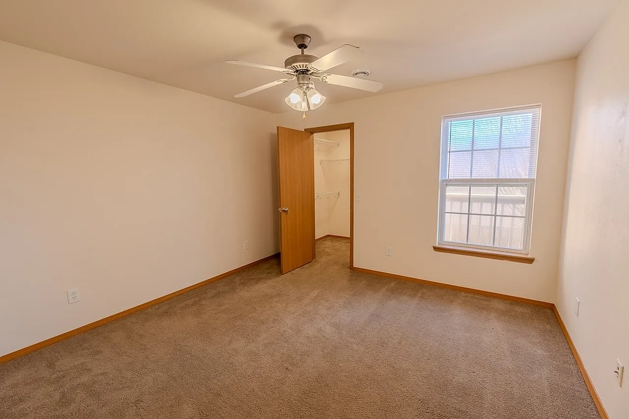 View Photos & Take A Virtual Tour | Plainview Park