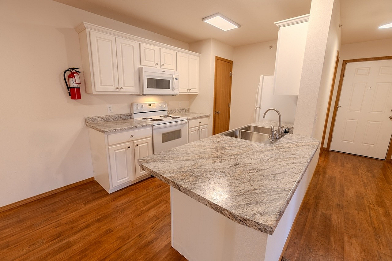 View Photos & Take A Virtual Tour | Plainview Park