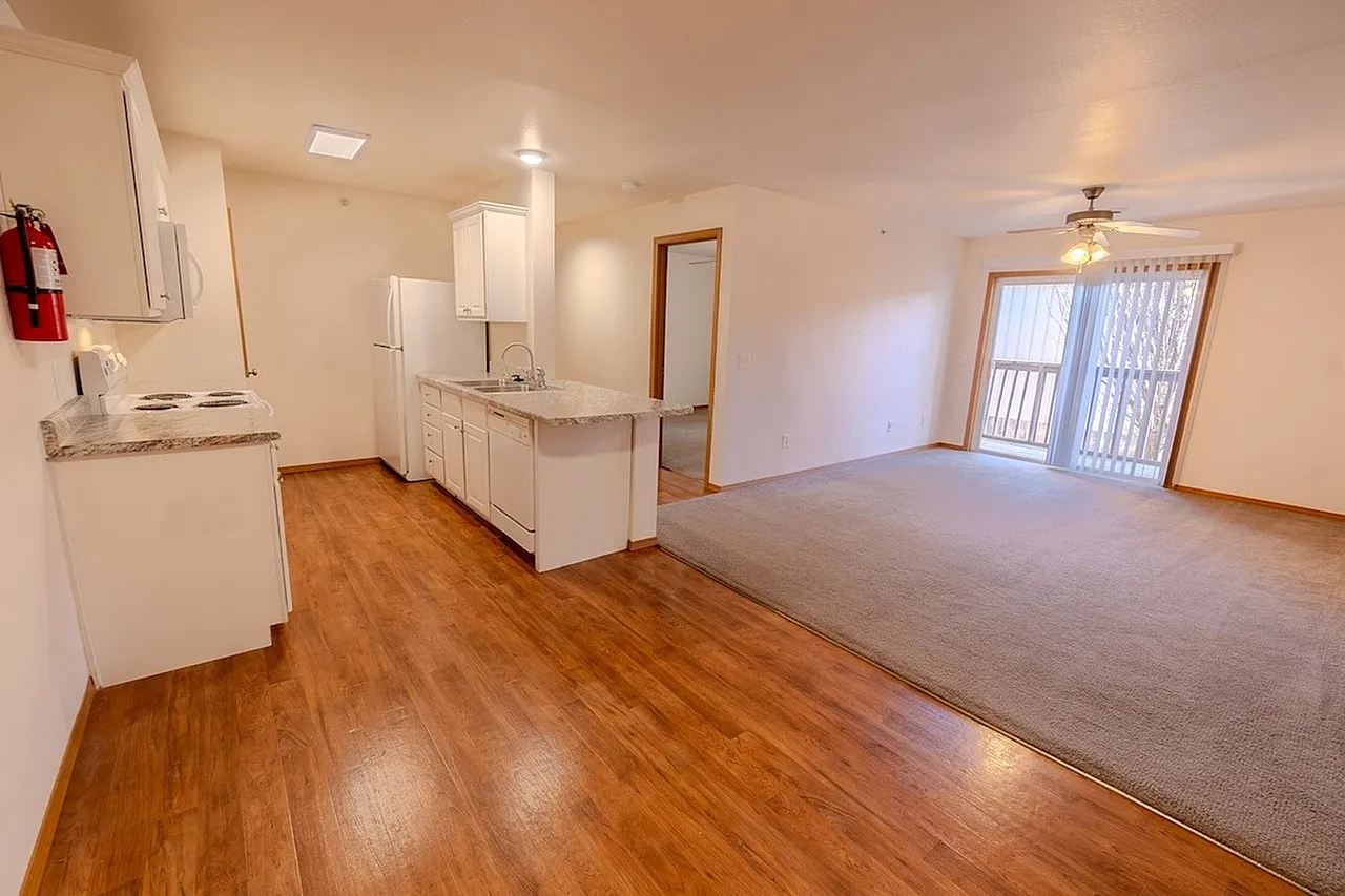 View Photos & Take A Virtual Tour | Plainview Park