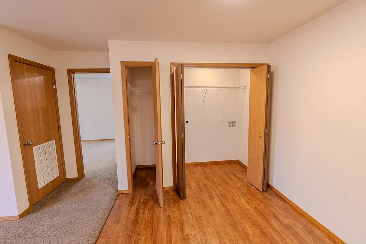 View Photos & Take A Virtual Tour | Plainview Park