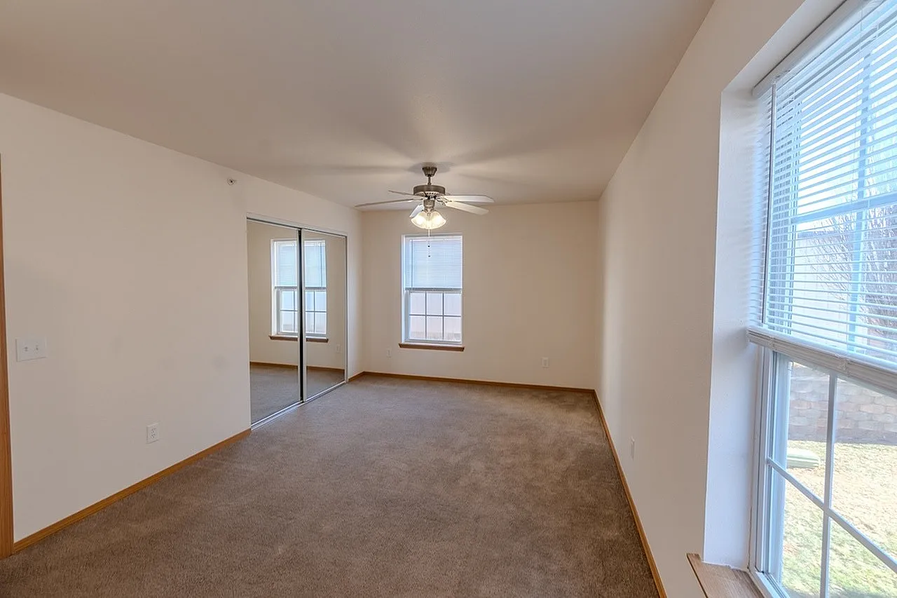 View Photos & Take A Virtual Tour | Plainview Park