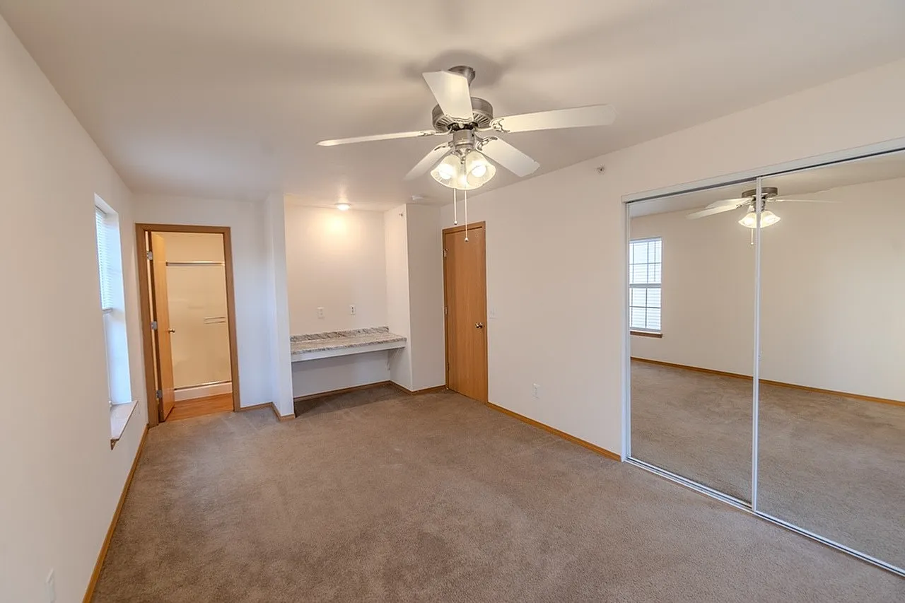 View Photos & Take A Virtual Tour | Plainview Park
