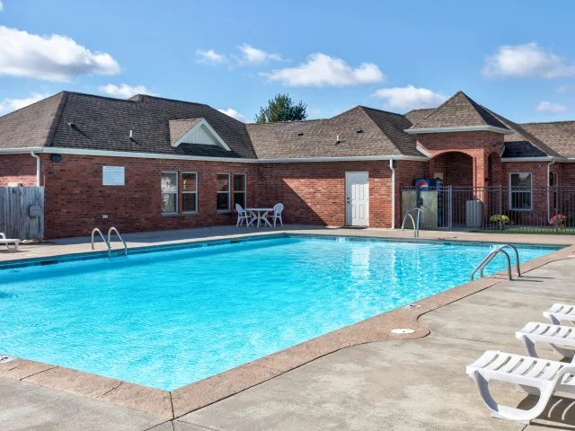 View Our Amenities | Oak Court