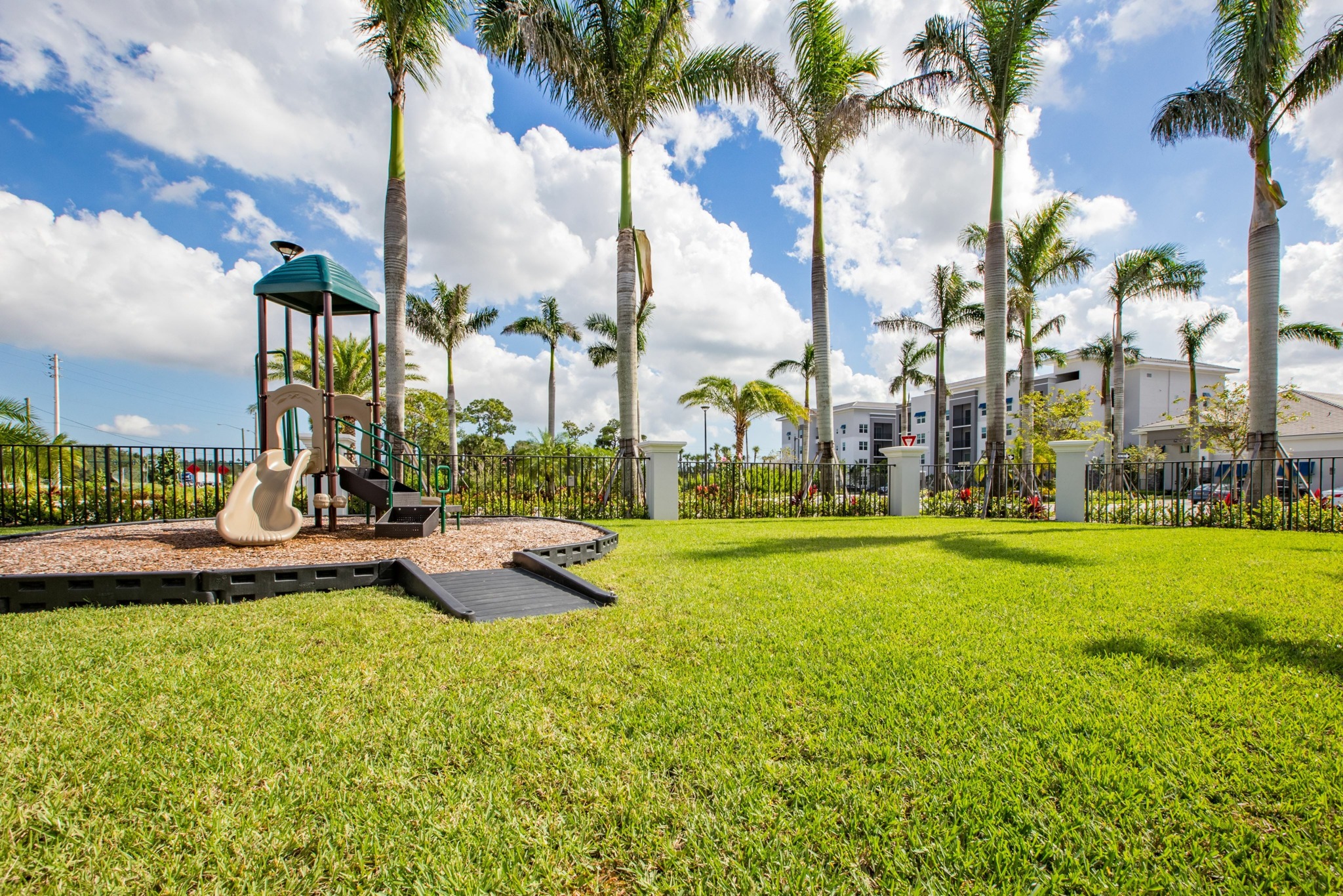 View Photos & Take A Virtual Tour | The Point at Palm Beach Grove